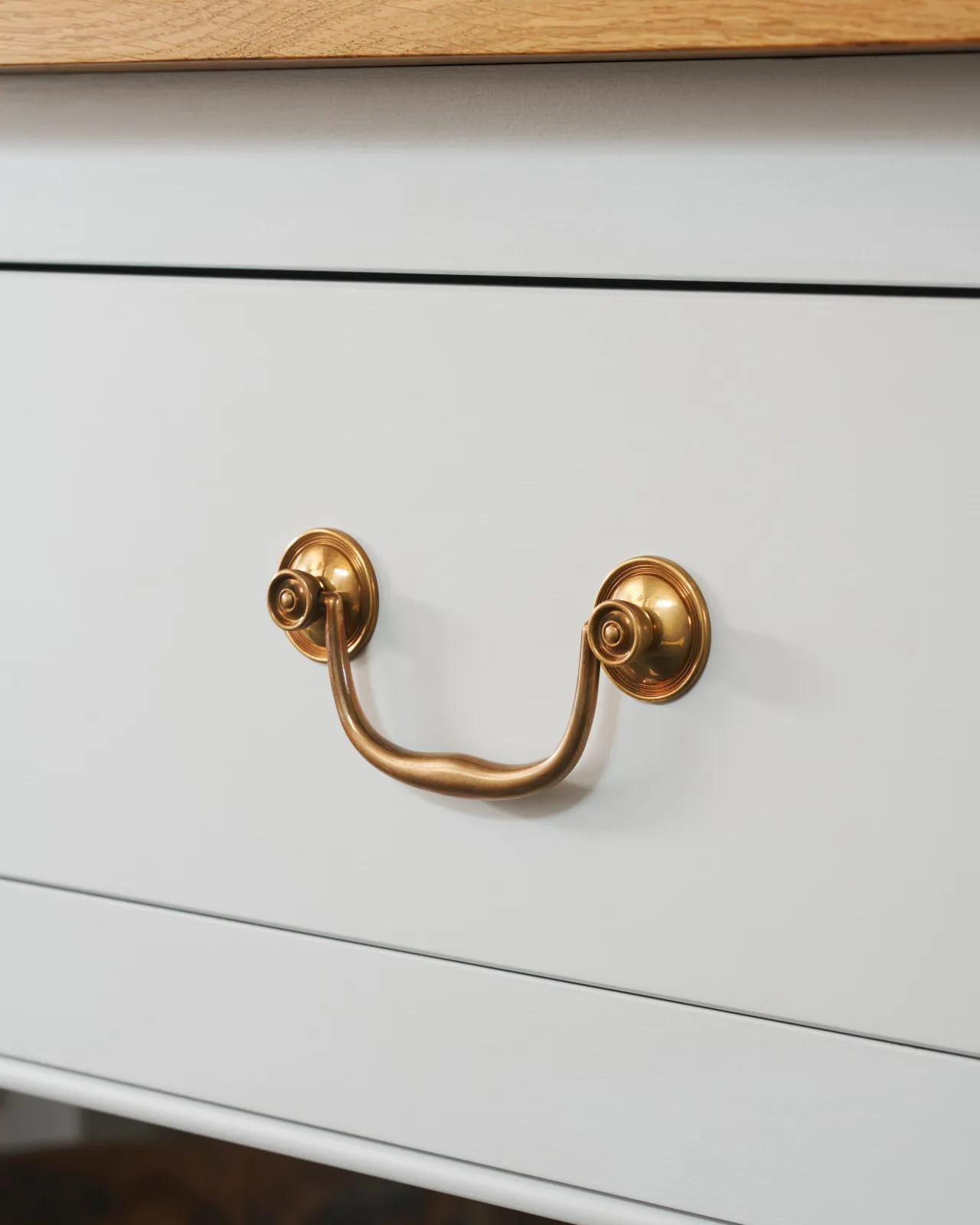 The Georgian Swing Handle | deVOL Kitchens